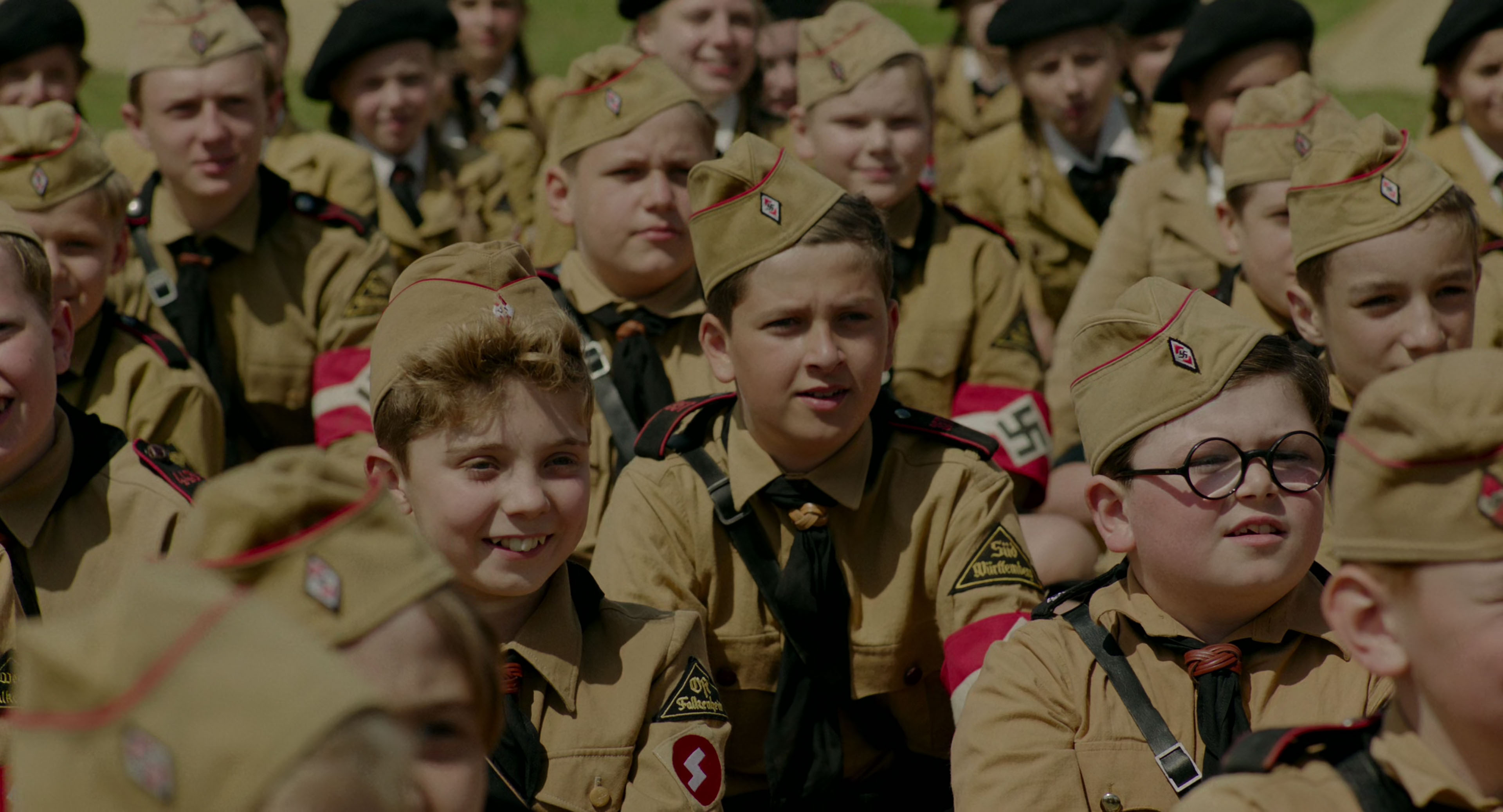 JoJo Rabbit (2019) stills and screengrabs | SHOT.CAFE