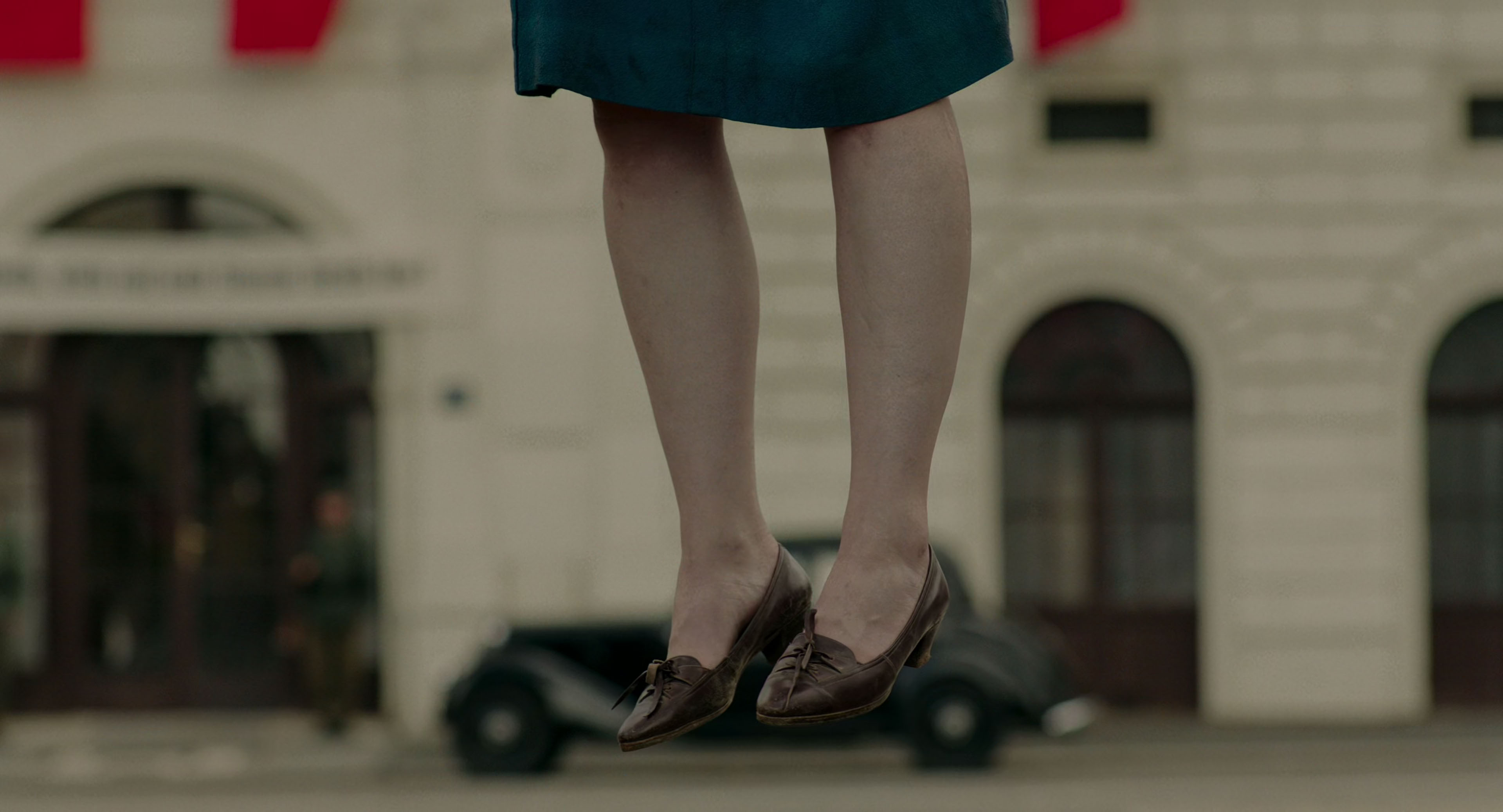 "feet" in JoJo Rabbit (2019) stills and screengrabs | SHOT.CAFE