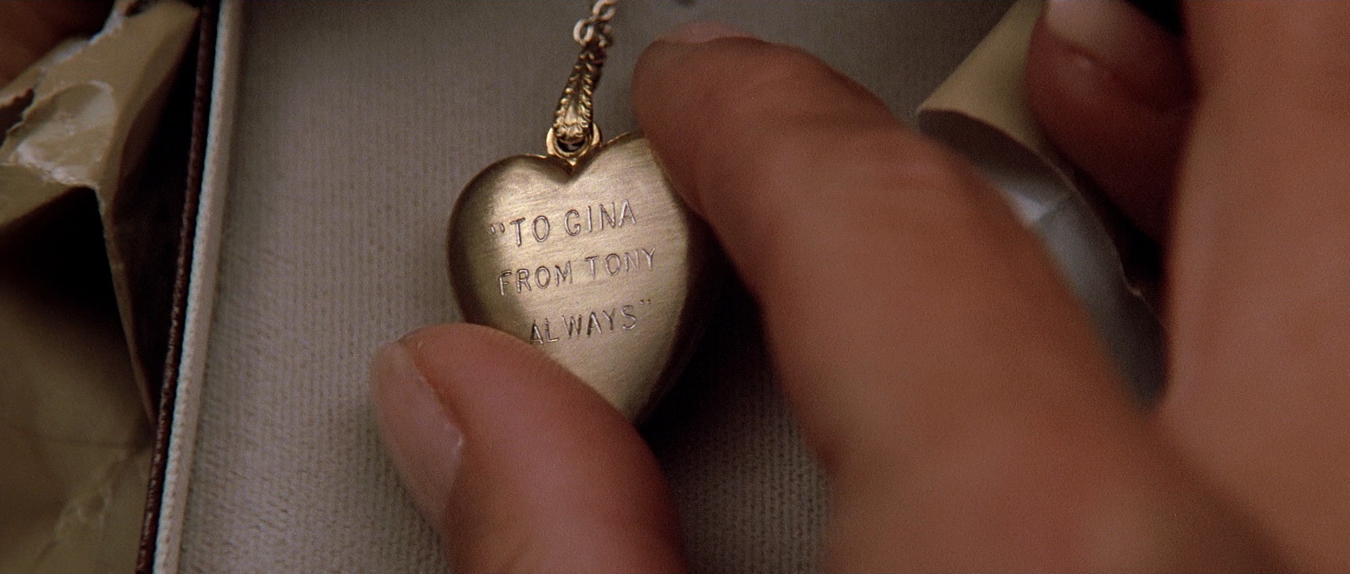 "necklace" in Scarface (1983) stills and screengrabs | SHOT.CAFE