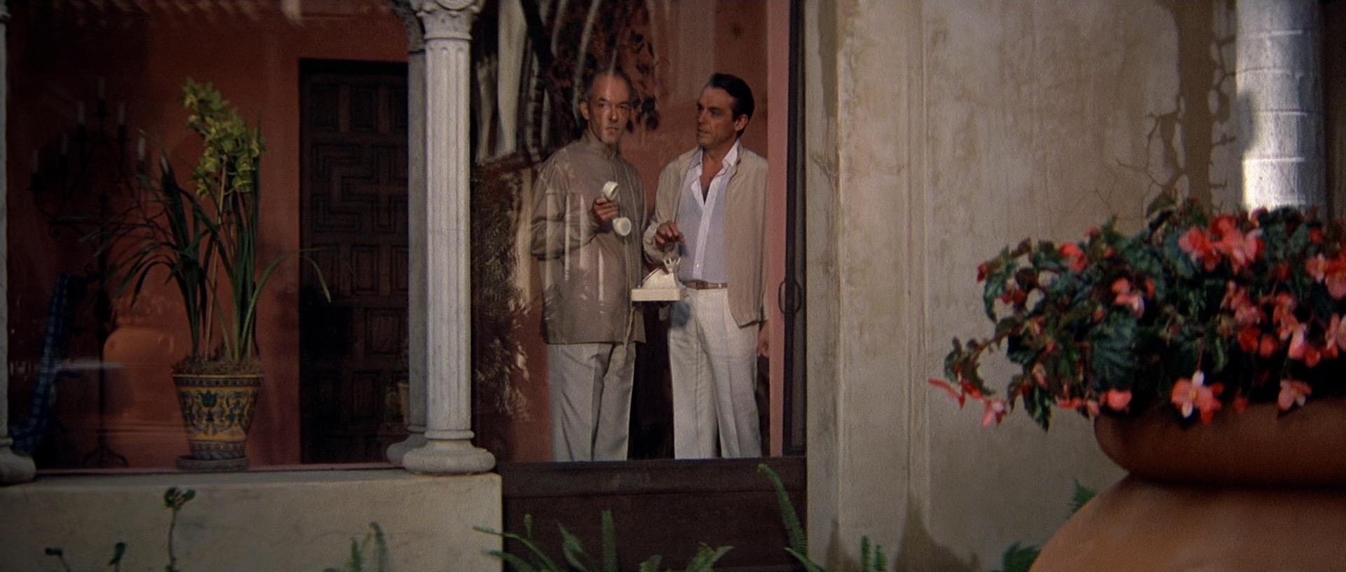 "window" in Scarface (1983) stills and screengrabs | SHOT.CAFE