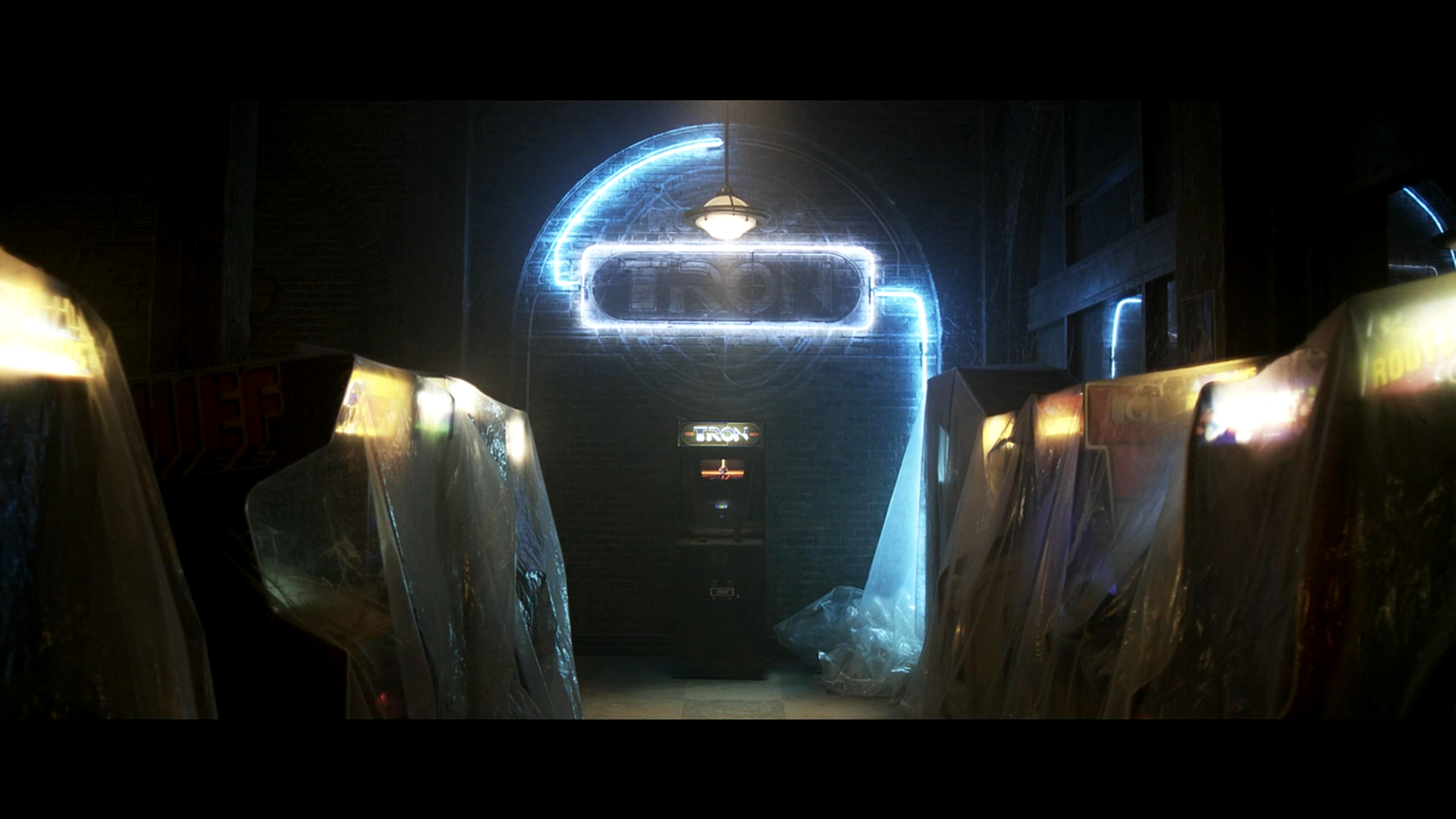 TRON: Legacy (2010) stills and screengrabs | SHOT.CAFE